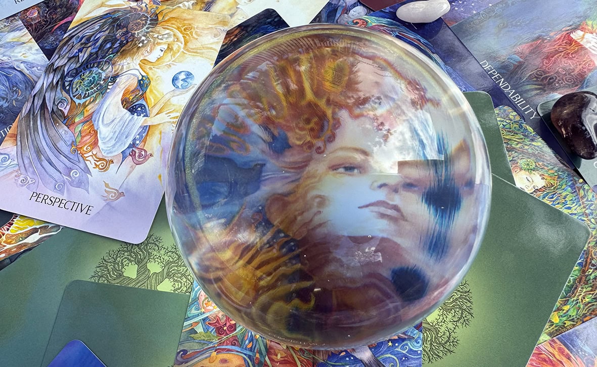 For Clear Sight, Defocus: The Magic of Oracle and Tarot Reading by ...